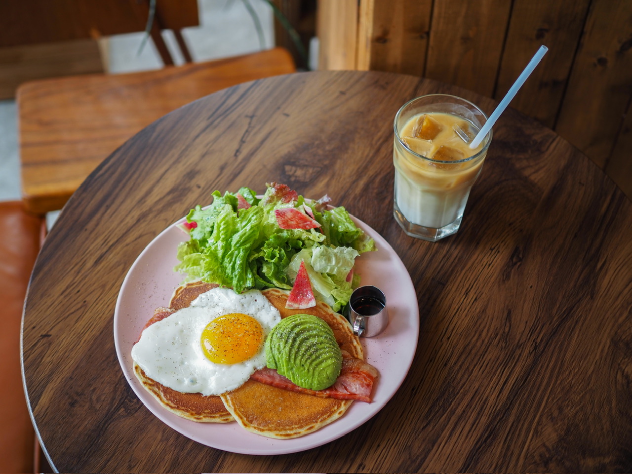 【表参道】ハワイの空気が流れるカフェ「ERIC ROSE」で至高の味わいモーニングを満喫！ - 朝時間.jp
